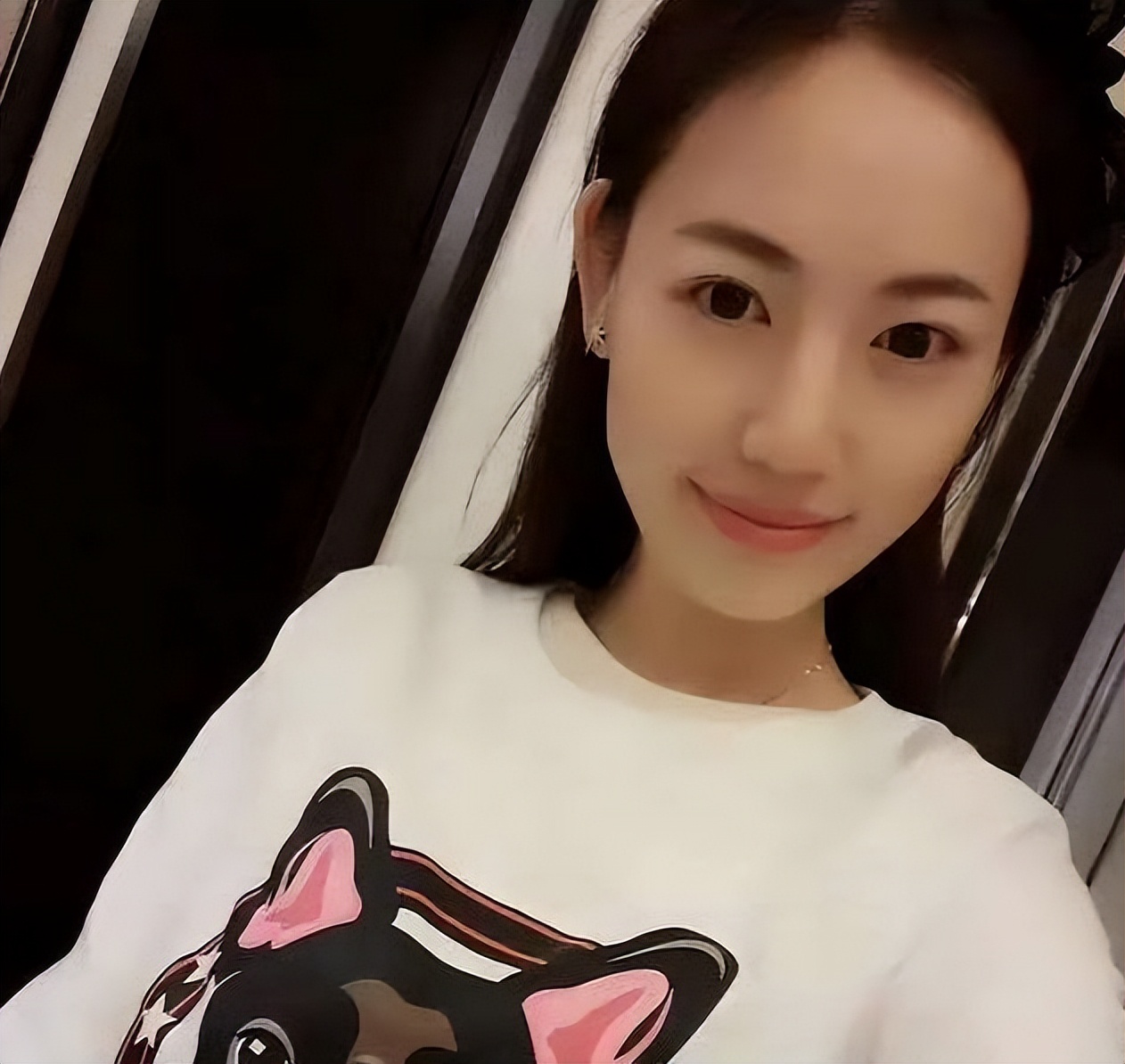 Ma Rong immigrated successfully, changed a new avatar and started a new ...