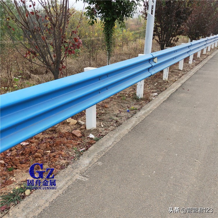 What are the installation steps of the wave guardrail? - iNEWS