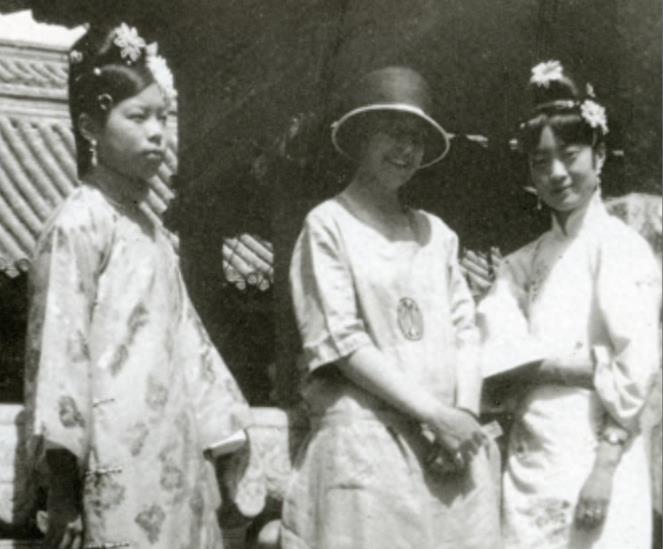 In 1931, Wenxiu signed a divorce agreement and divorced Puyi. What ...