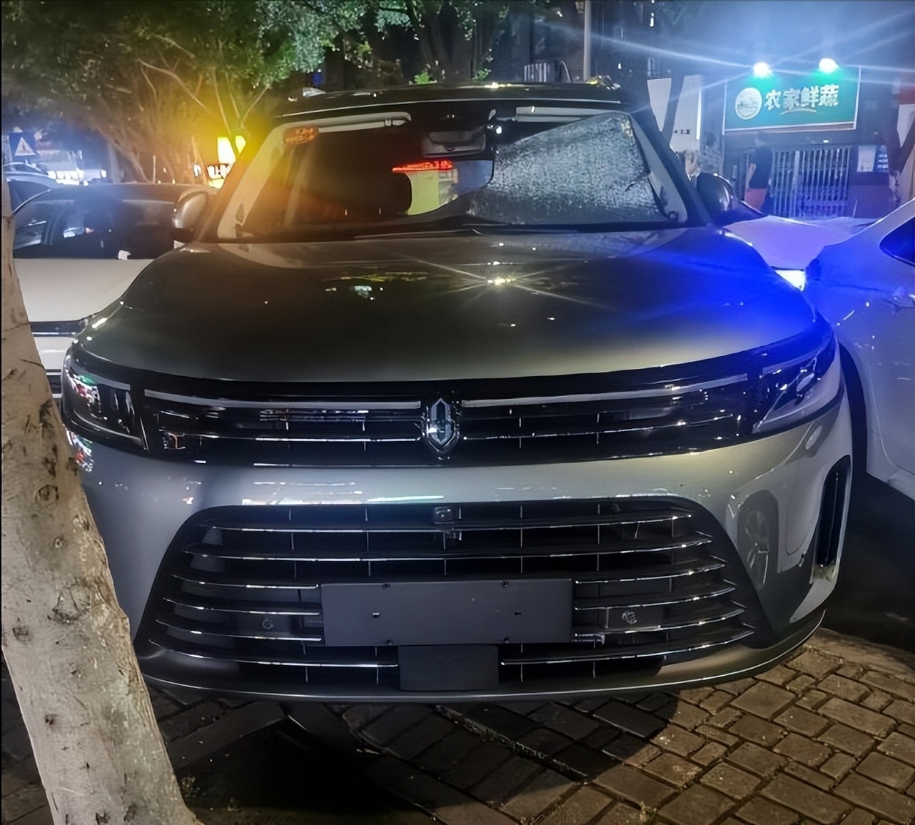 It is reported that Huawei will release the new car M7 at the summer ...