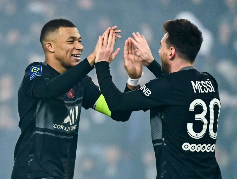 Tough stance! Messi refuses to play, plans to leave Paris with ...