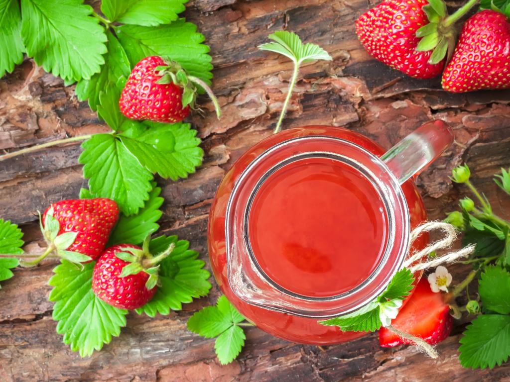 Are there really strawberries in strawberry-flavored drinks? - iNEWS