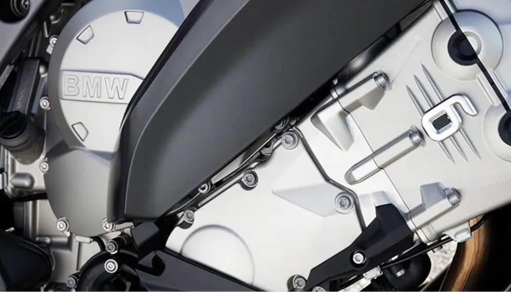Take a swim on the two wheels of the BMW K1600 GT - iNEWS