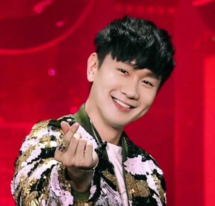 Lin Junjie's love history, changing girlfriends is like a revolving ...