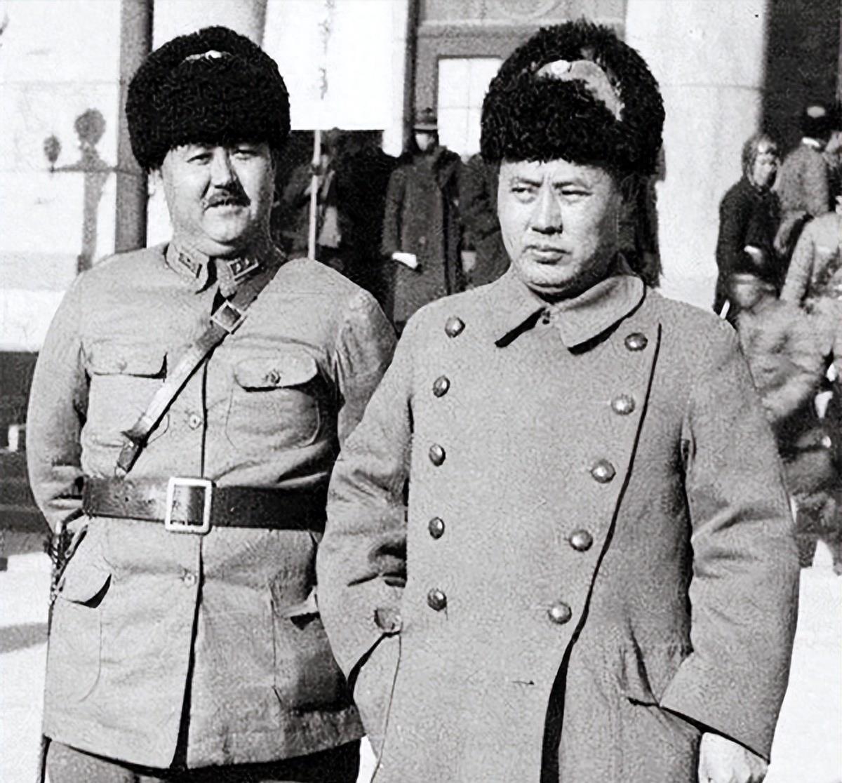 After the National Army General Li Wen rebelled in 1949, he took the ...