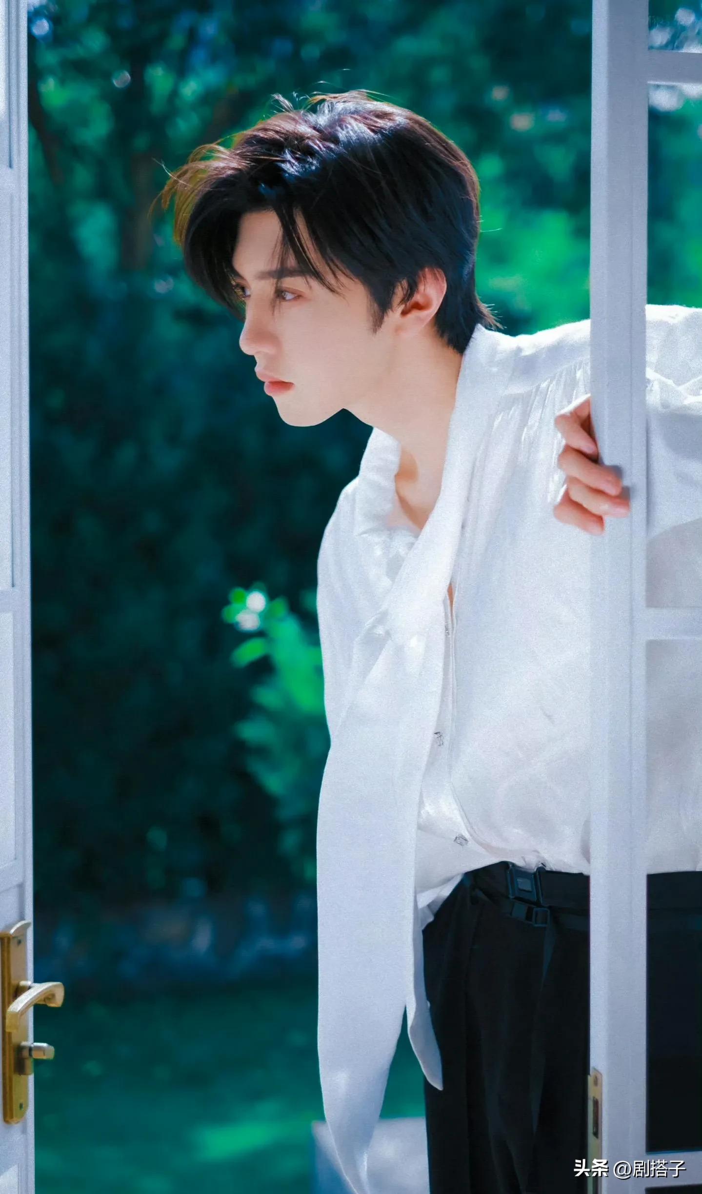 Chen Zheyuan's super beautiful pictures, grab them quickly! - iNEWS