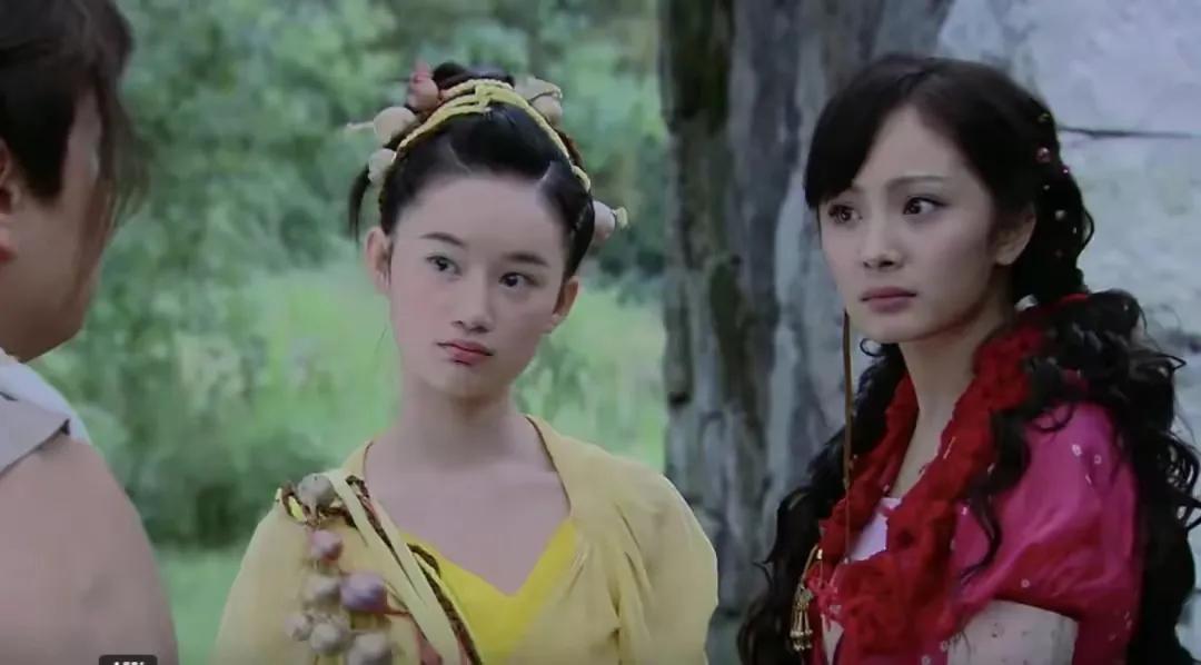 Yang Mi and Guo Xiaoting - Snow sees jacaranda - iNEWS