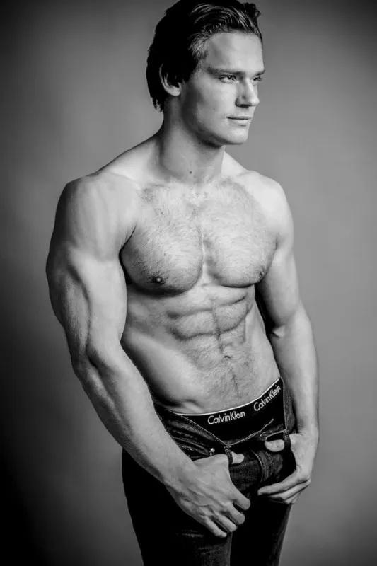 Canadian Bodybuilder Fitness Instructor Model Ben Todd - iNEWS