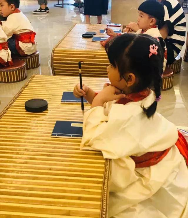 Calligraphy education in the Han Dynasty is a kind of traditional ...