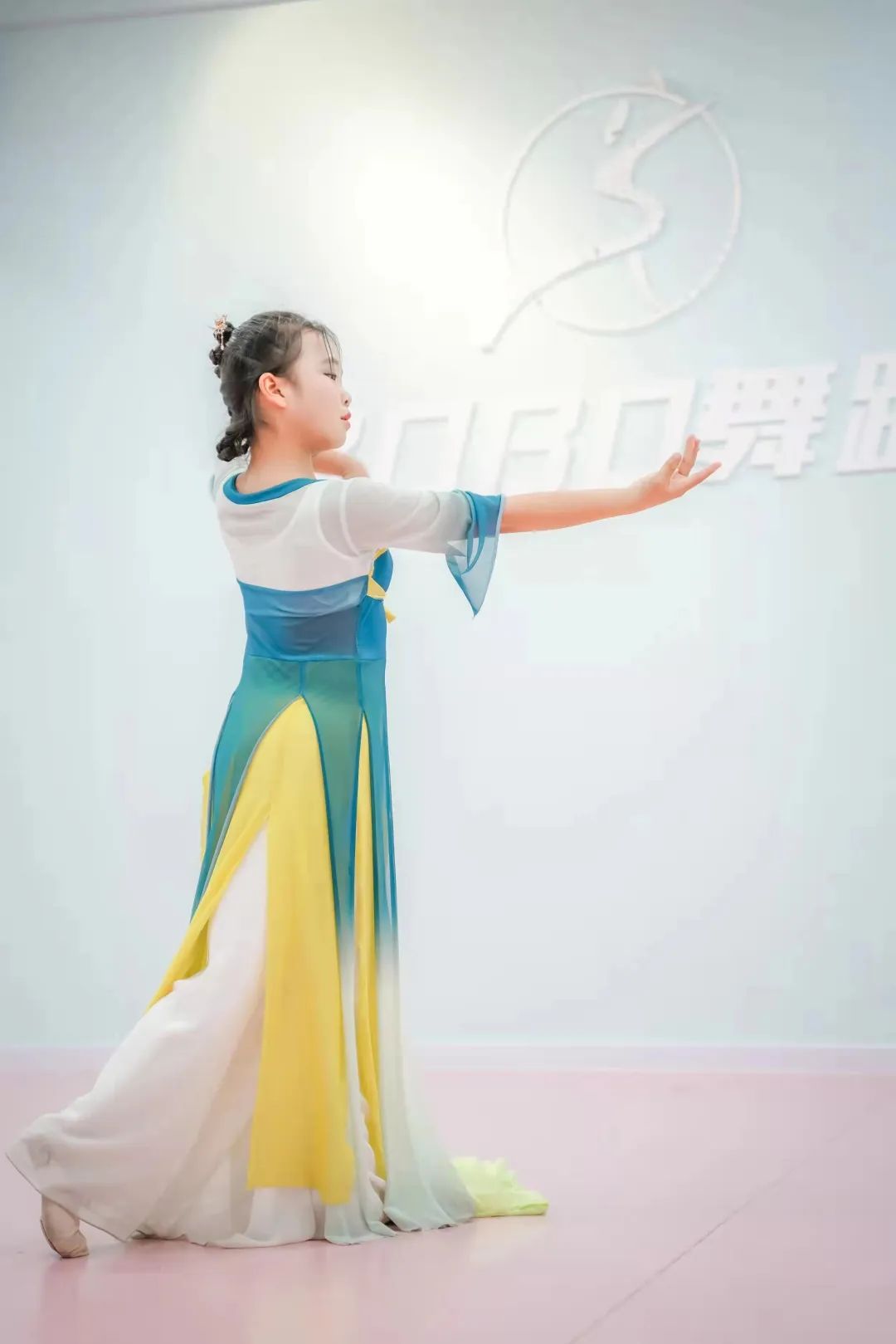 Interview with Dance Forest Star Contestants-Liu Xiyan: Be the most ...