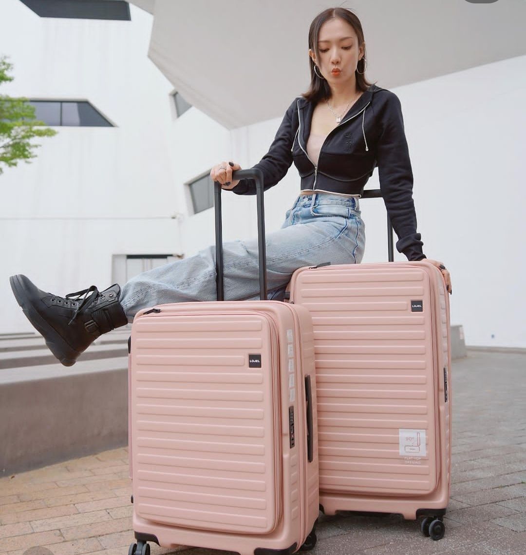 Returning to the United States to visit her family after 3 years - iNEWS