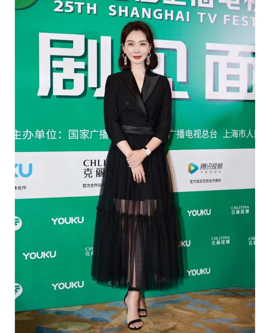 Chen Shu, using clothes to interpret life, elegant and delicate - iNEWS