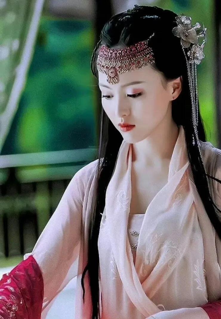 Liu Xueyi, Tang Yan's partner in the new drama, is actually the same ...