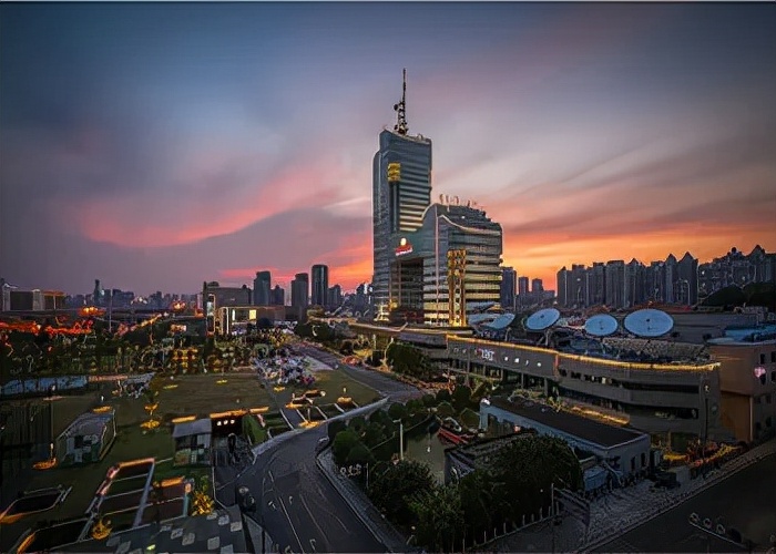 From being earthy and poor to super popular, Hunan Satellite TV's ...