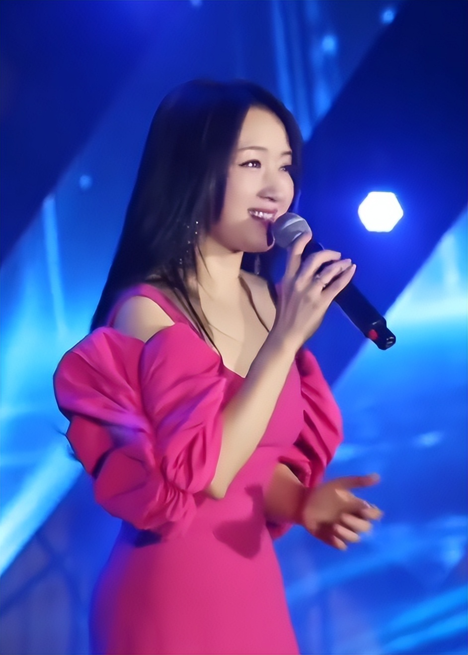 Yang Yuying: On the same stage but in different frames, she went to ...