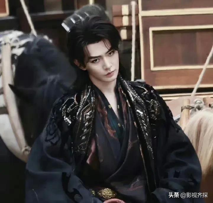 "Yunxiu Xing" Li Yitong dragged four, Deng Wei's aura crushed the hero ...