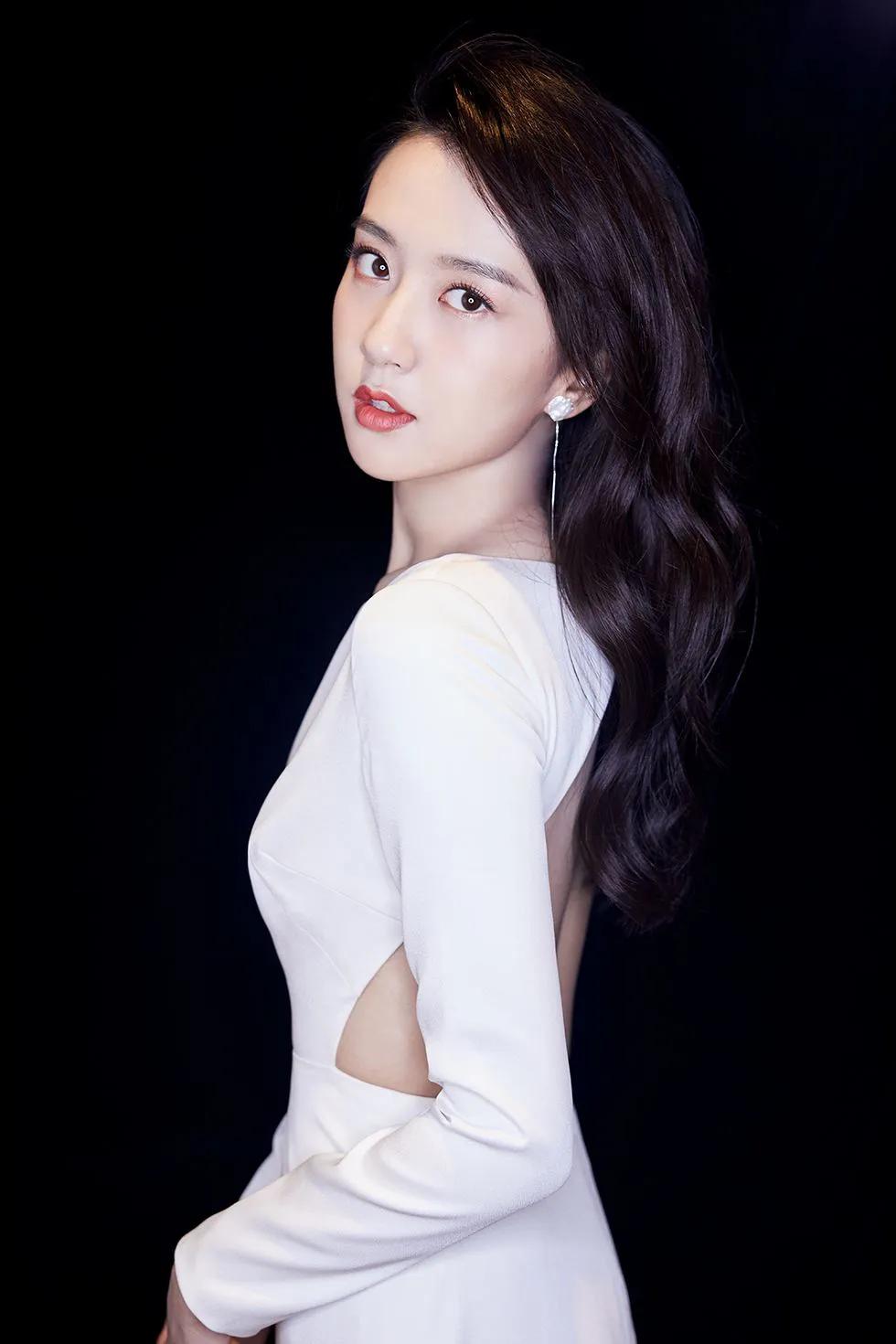 Xu Lingyue: The beauty of the country, the beauty of the country and ...