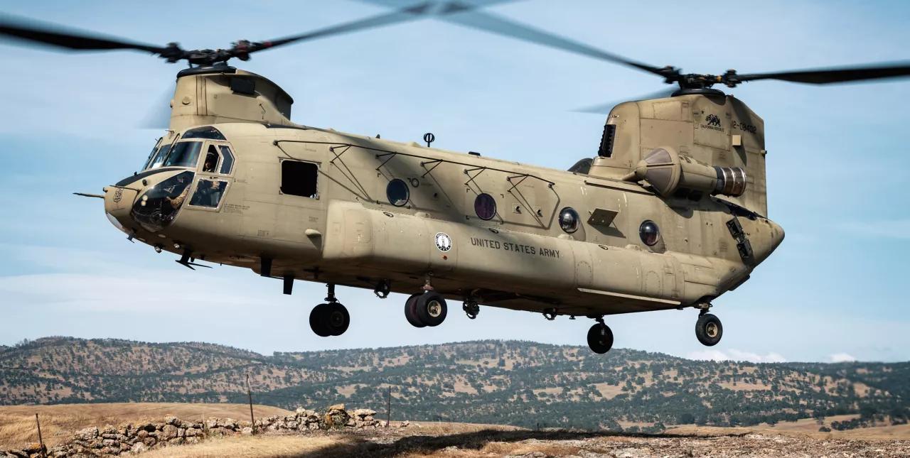 CH-47 Heavy Transport Helicopter: The Big Mac's "Flying Transporter ...