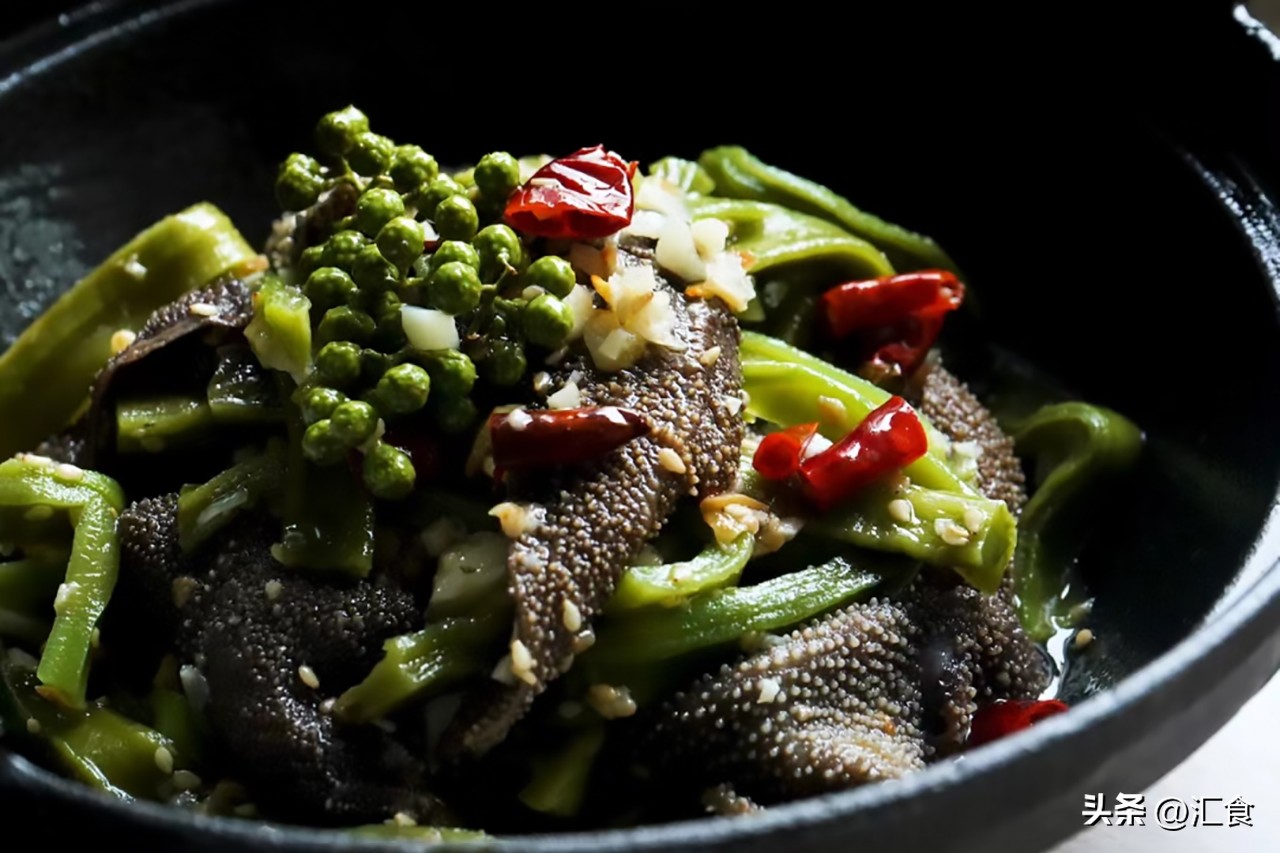 Pepper-flavored hairy tripe tribute vegetables, braised clams in oil ...