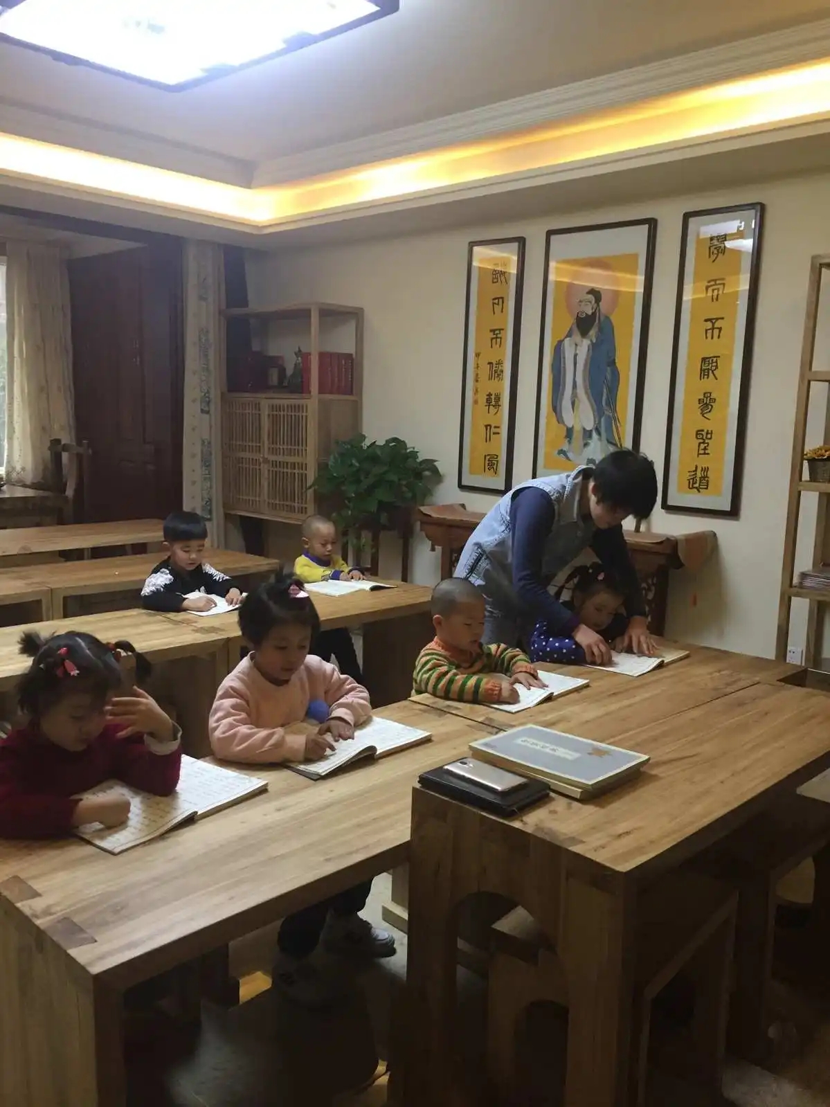 Calligraphy education in the Han Dynasty is a kind of traditional ...