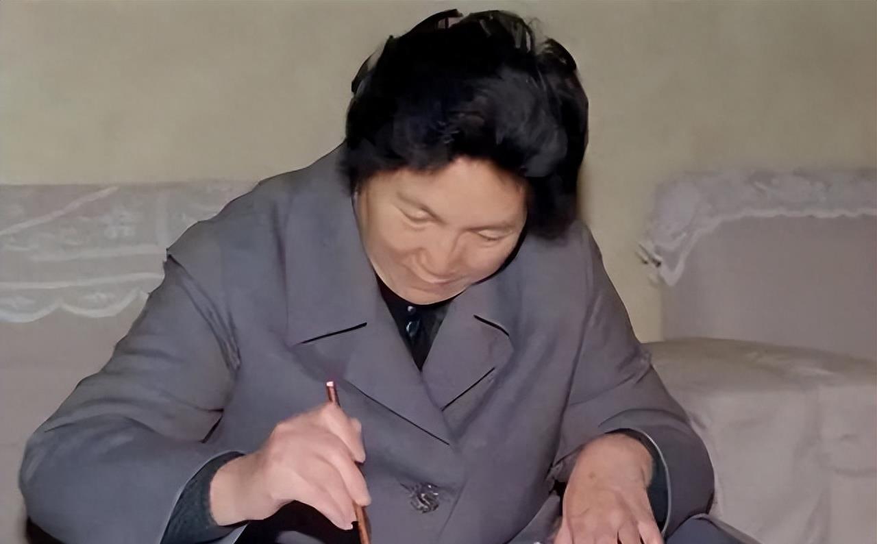 Chen Muhua and her lover and children - iMedia