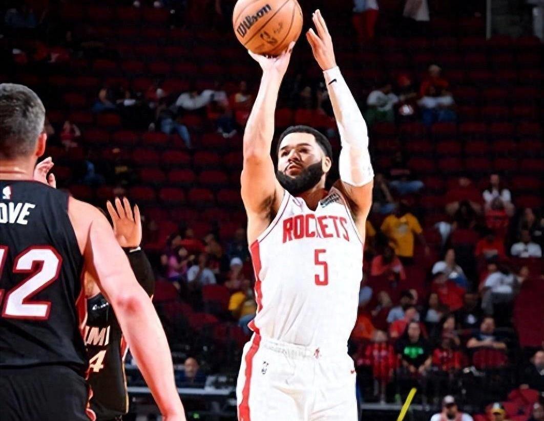 The Rockets rookie was hidden in the first 3 quarters and only appeared ...