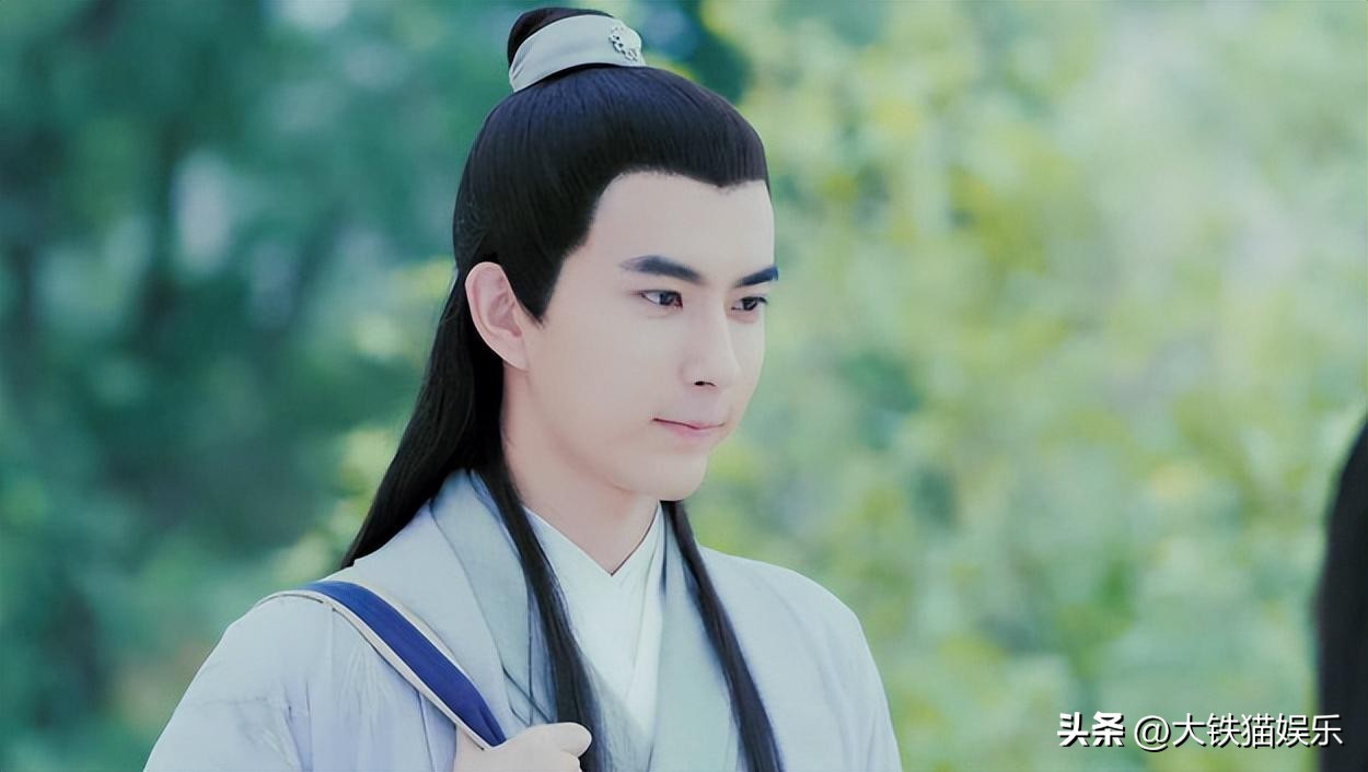 With heavy makeup and filters in power, how long have we not seen a ...