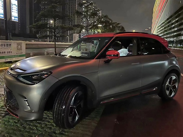 Dual motors + four-wheel drive, 3.7 seconds to break 100, smart elves ...