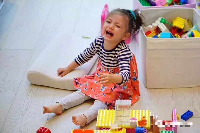 The child is crying and fussing at every turn, beating or reasoning?4 ...