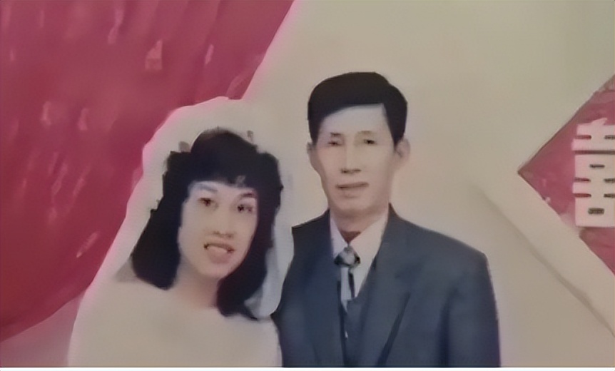 In 1987, China's first transgender person married a rich man. The two ...