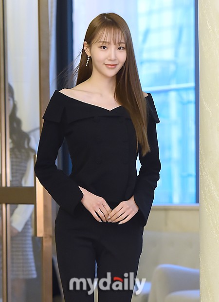 Miss Korea Jeong Do-hee, graceful posture and step - iNEWS