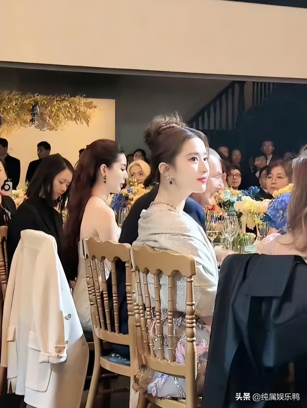 Disney Princess Liu Yifei appears, and her elegance and beauty amaze ...