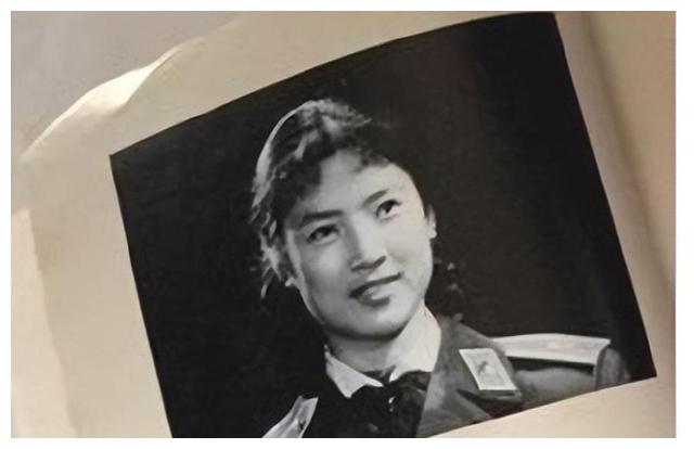 She is Lin Liguo's fiancée, who became a pillar of the literary troupe when she was young, and ...