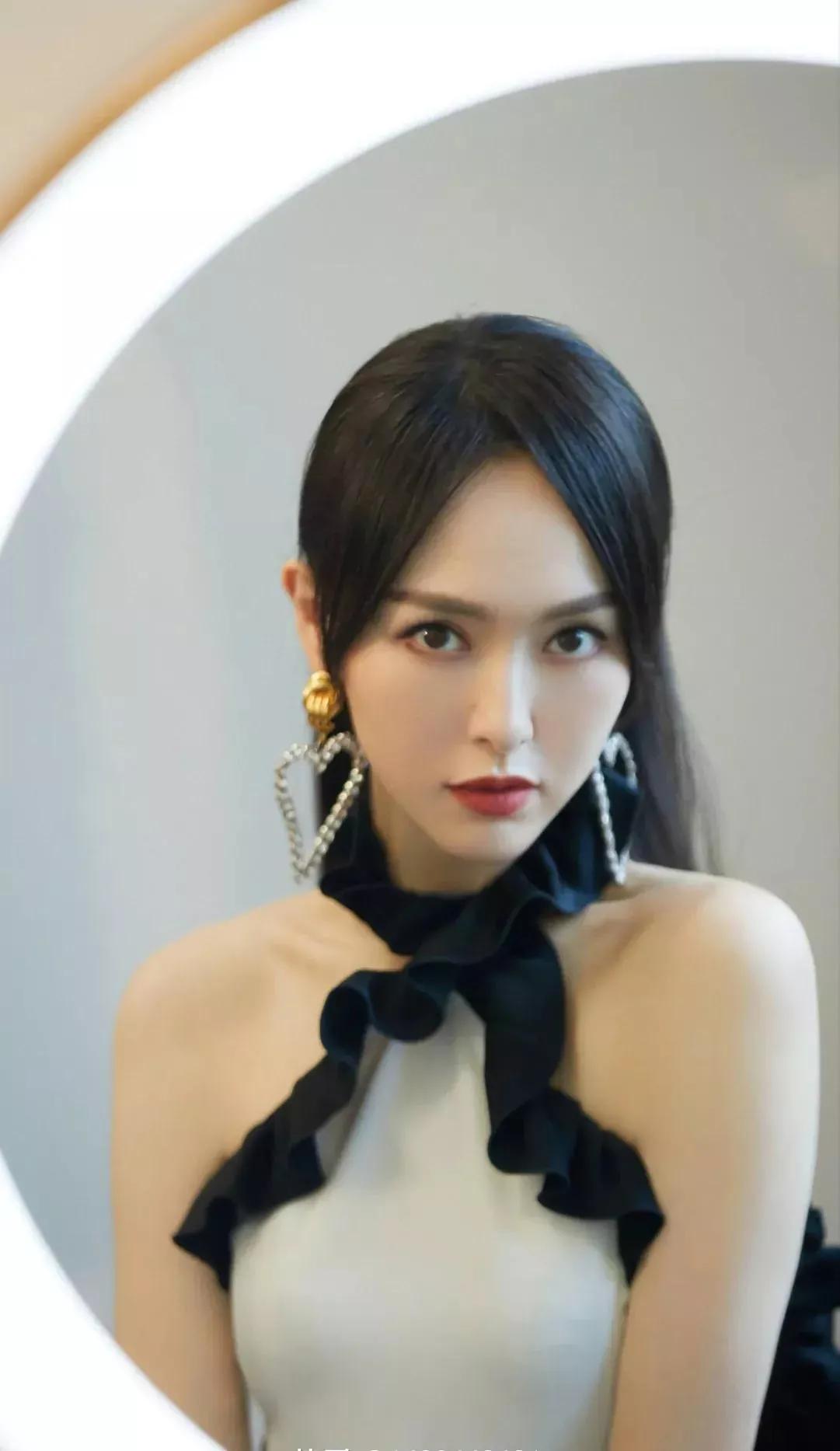 Sweet goddess Tang Yan - iNEWS
