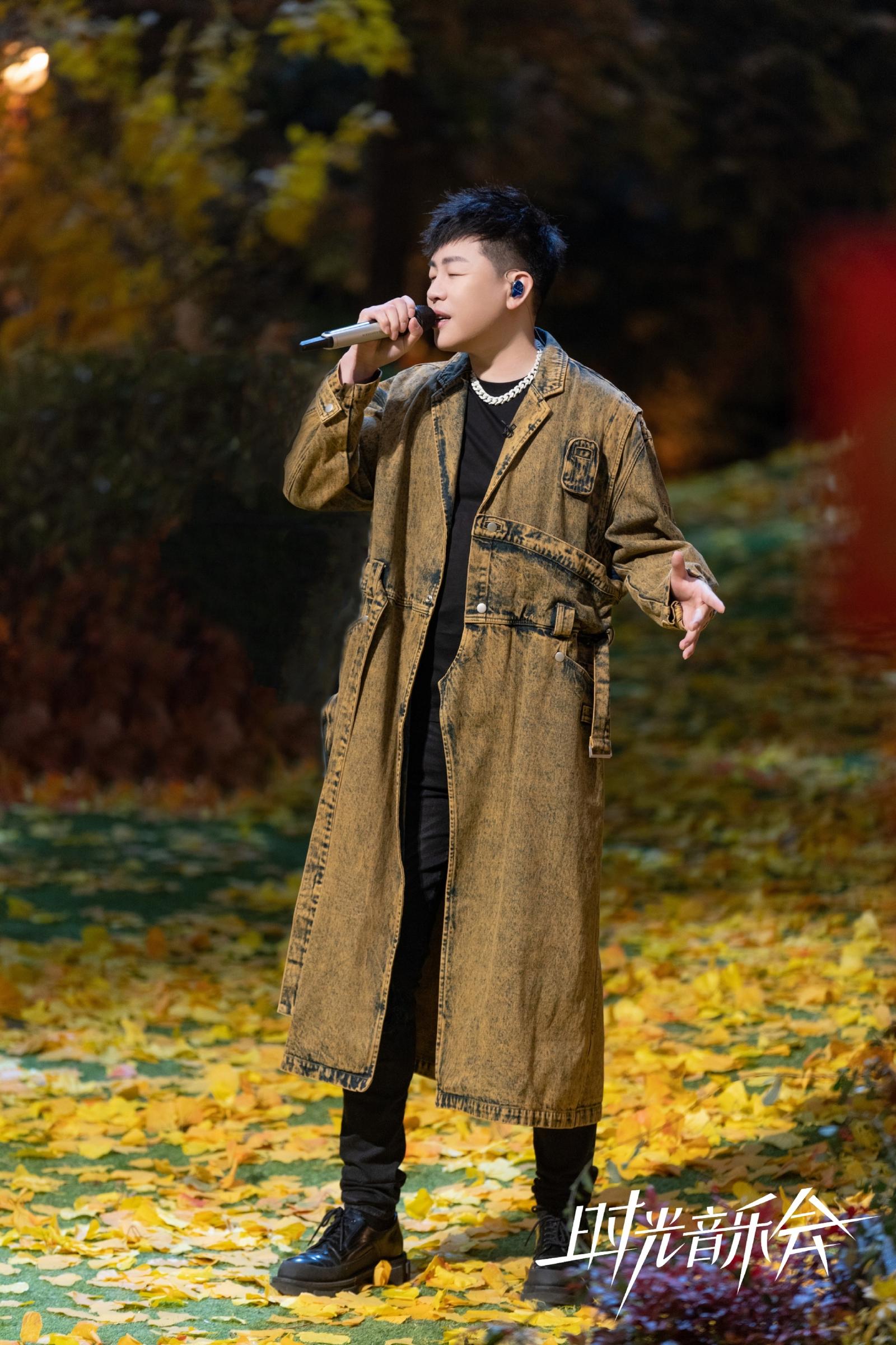 Wei Xun adapted and sang [Men KTV], which was approved by Hu Yanbin on ...