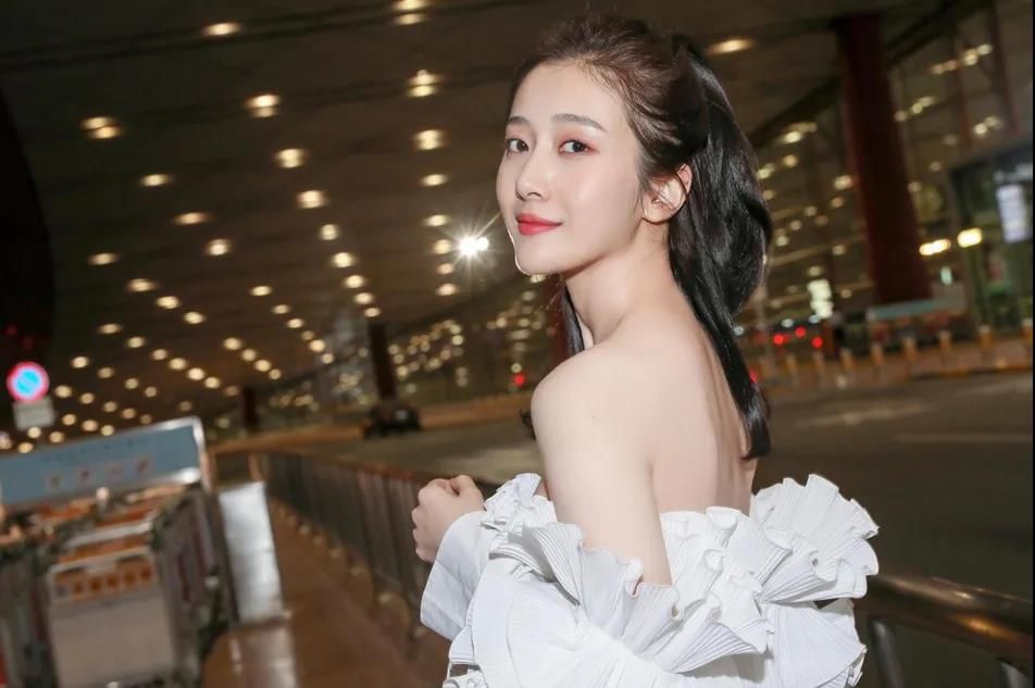 Yang Xinying, the goddess of temperament - iNEWS