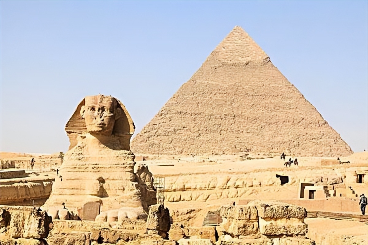 What Weird Mathematical Astronomical Miracle Is About the Egyptian ...