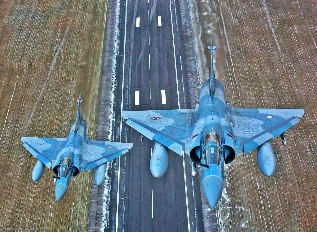 Atlas of Mirage 2000 fighter jet formation (70 pictures) - iMedia