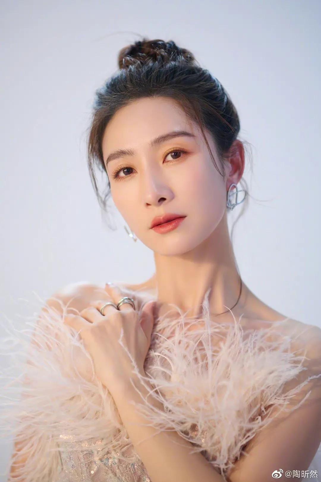 Tao Xinran's beautiful picture - iNEWS