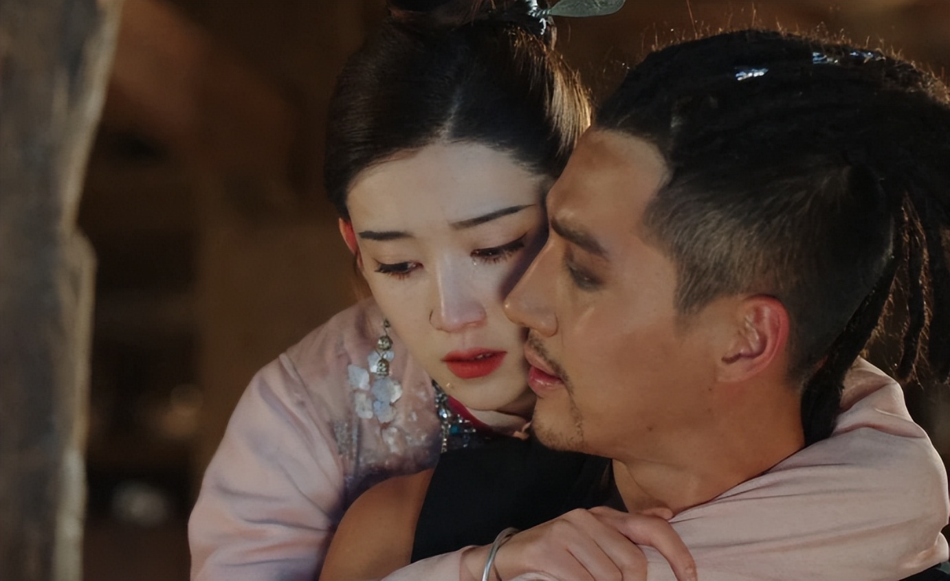 After the performance of "Si Teng" and "Meng Hua Lu", Li Muchen changed ...