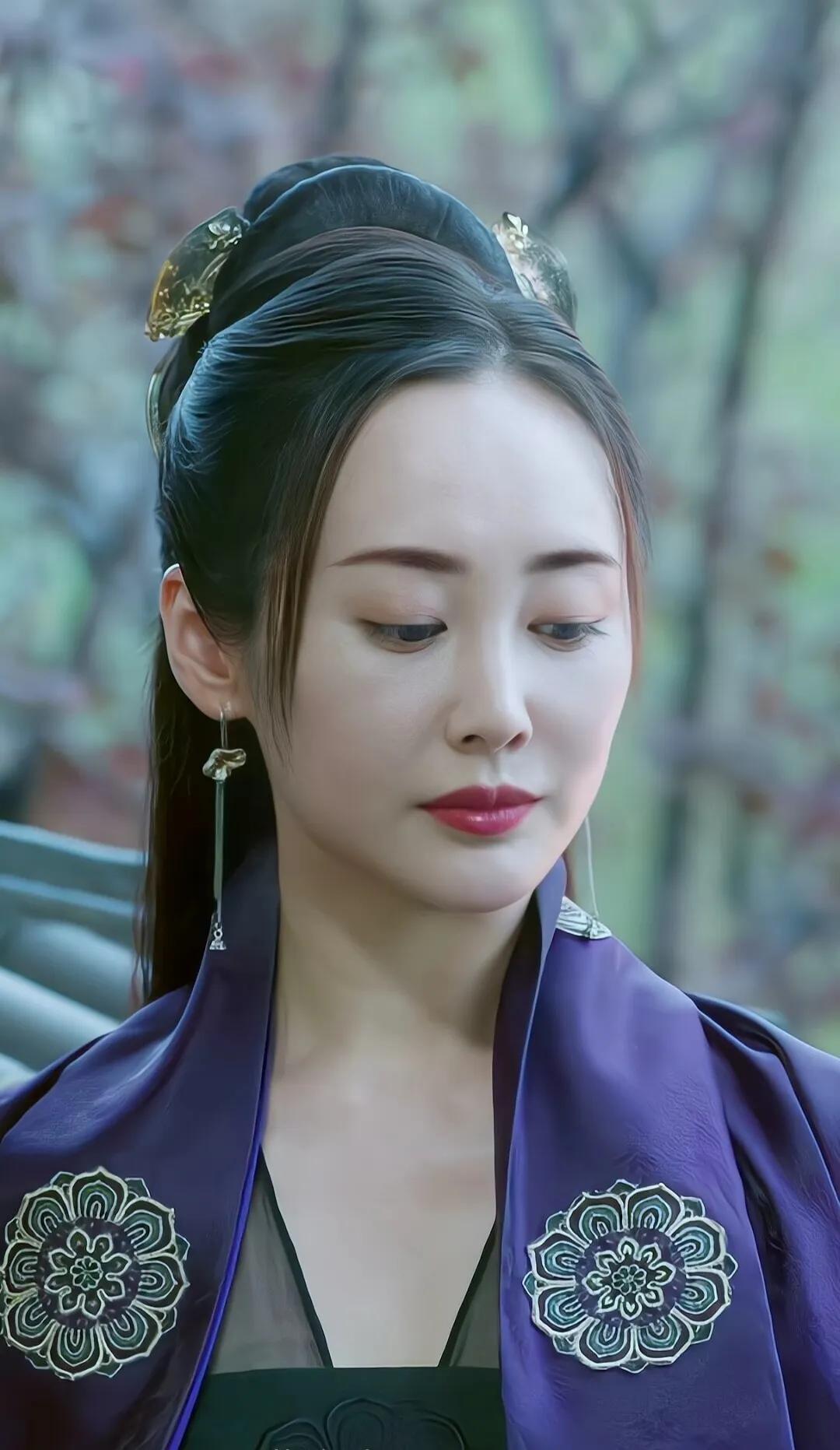 Beauty in ancient costume - Li Chun - iNEWS