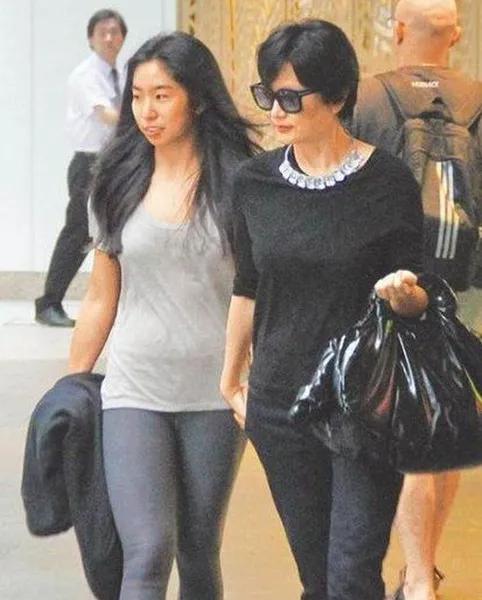 Brigitte Lin was divorced! Little San takes his son to the top - iMedia