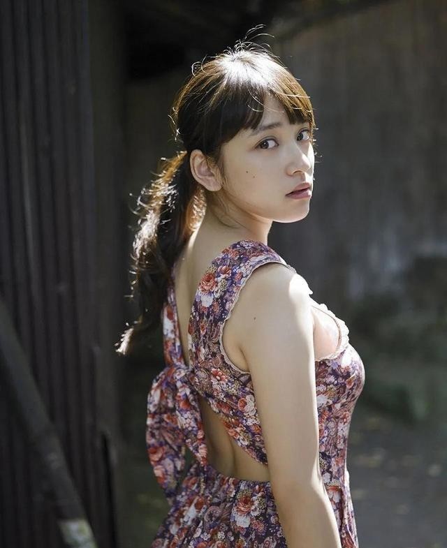 A mysterious new star makes a shining debut! Sayaka Miyabi makes a ...
