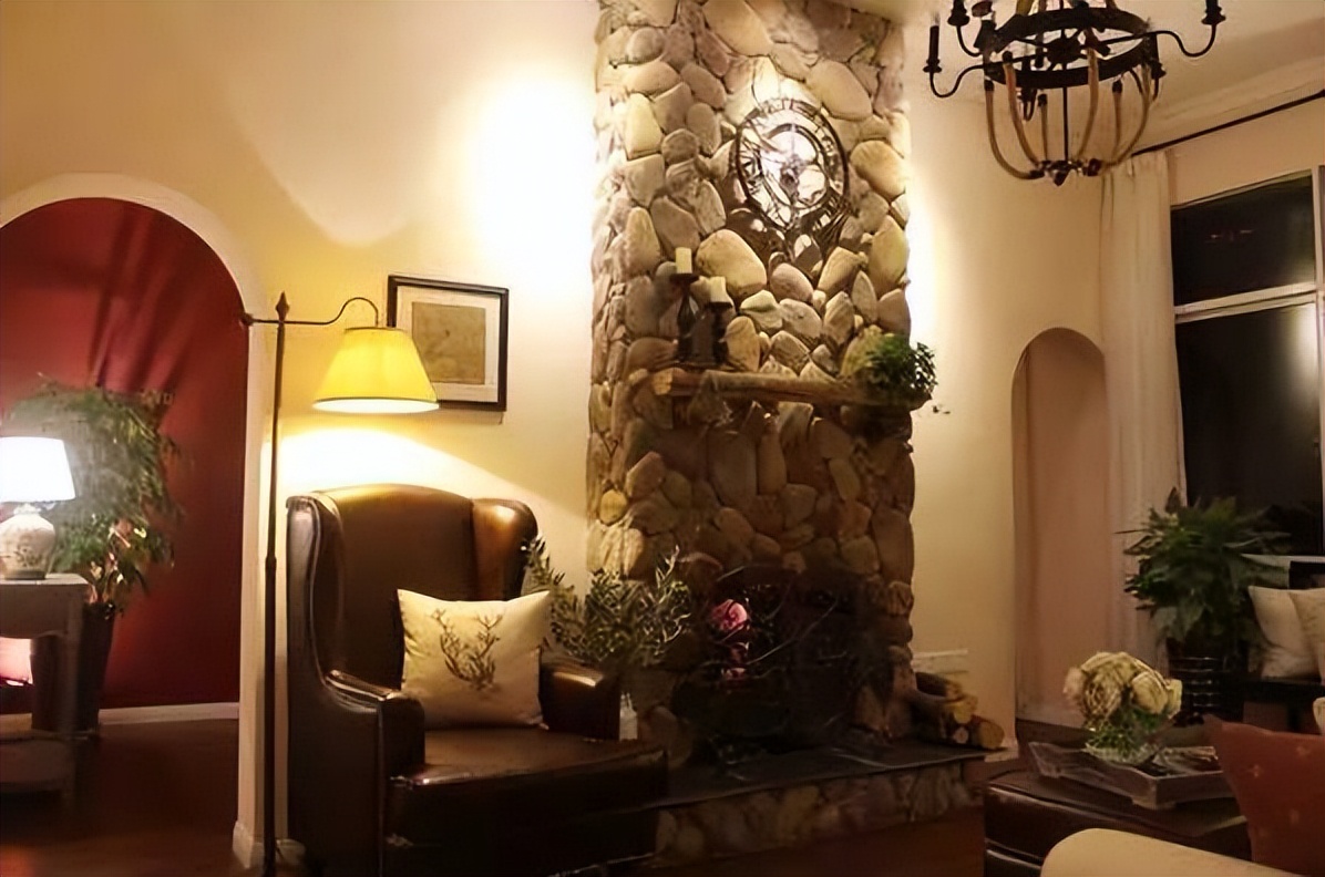 The 85-square-meter old house was renovated, and the contrast between ...