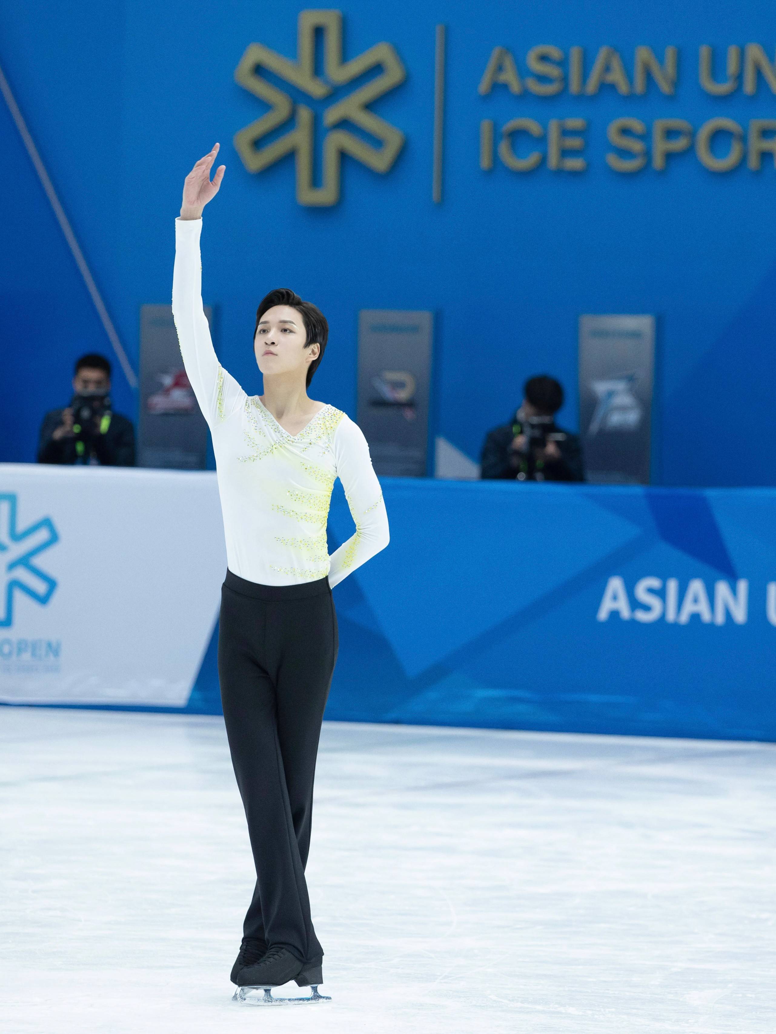 Du Yu sends a long message to bid farewell to "Flying with you in the ...