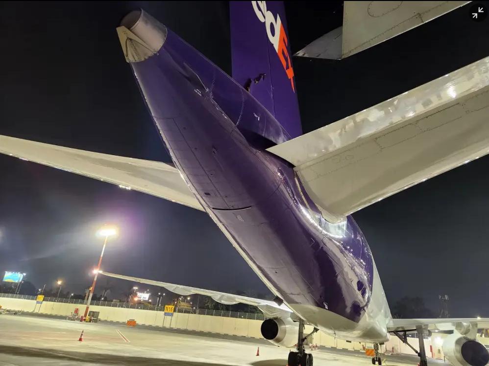 Challenger Airlines Boeing 747 crashes into FedEx Boeing 757, both ...