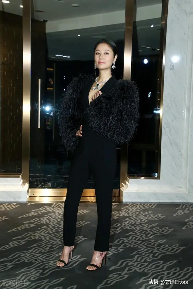 It is indeed Huo Jianhua's dish!Lin Xinru wears a one-piece to show her ...
