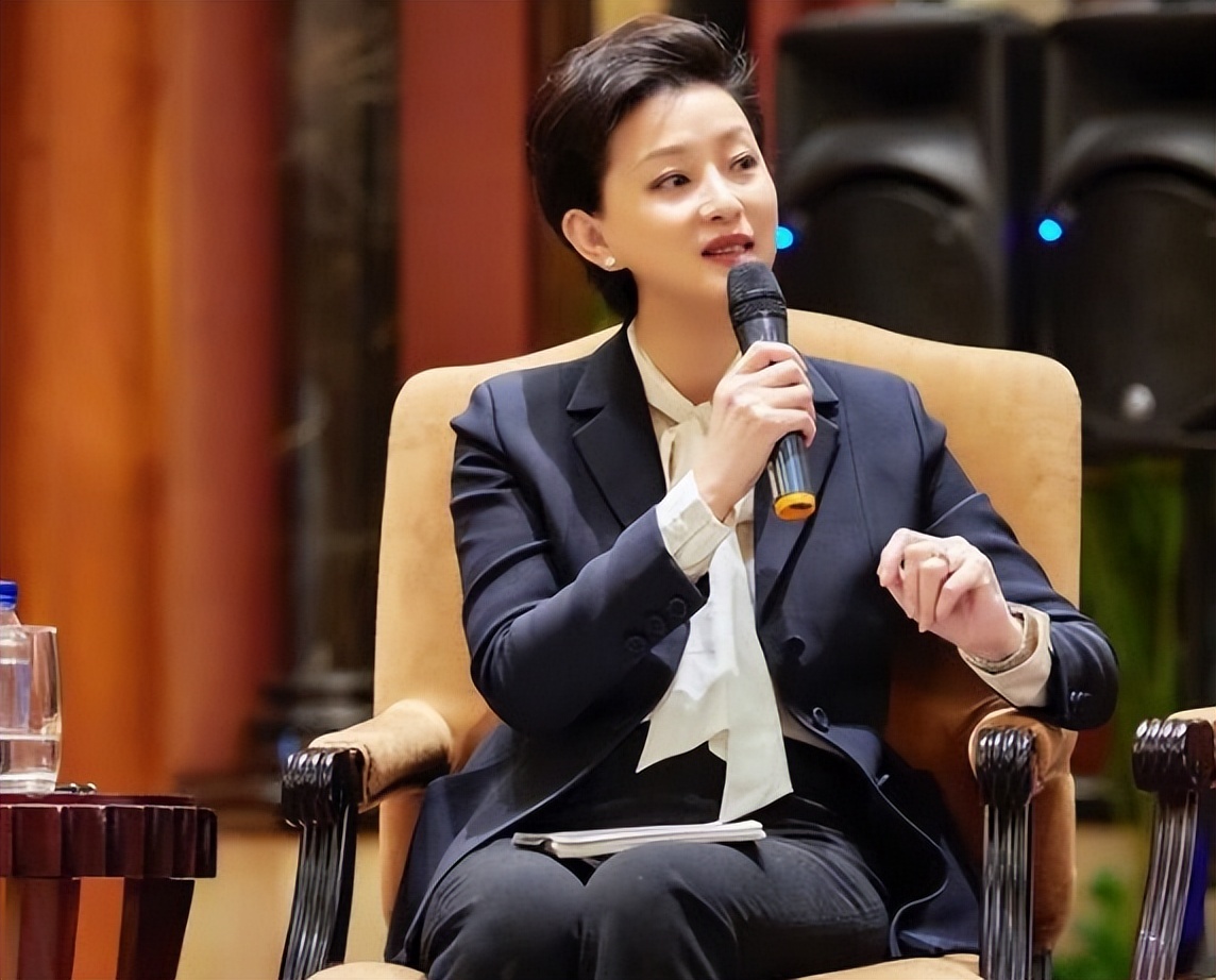 Yang Lan bluntly said that she was young and ignorant, so she abandoned ...