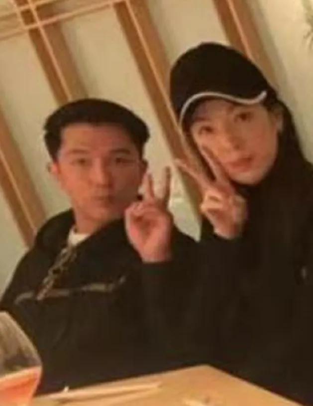 Qiu Ze appeared in a high-profile show of affection after marriage, and ...