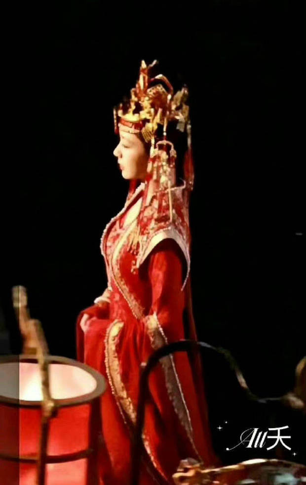 Yang Zi's new drama "Sauvignon Blanc" wedding dress model exposure ...